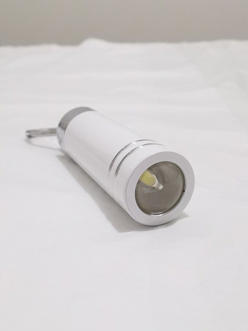 Daiso Living plaza Aeon LED wide loght spotlight spot light 小電筒 迷你 便擕 ...