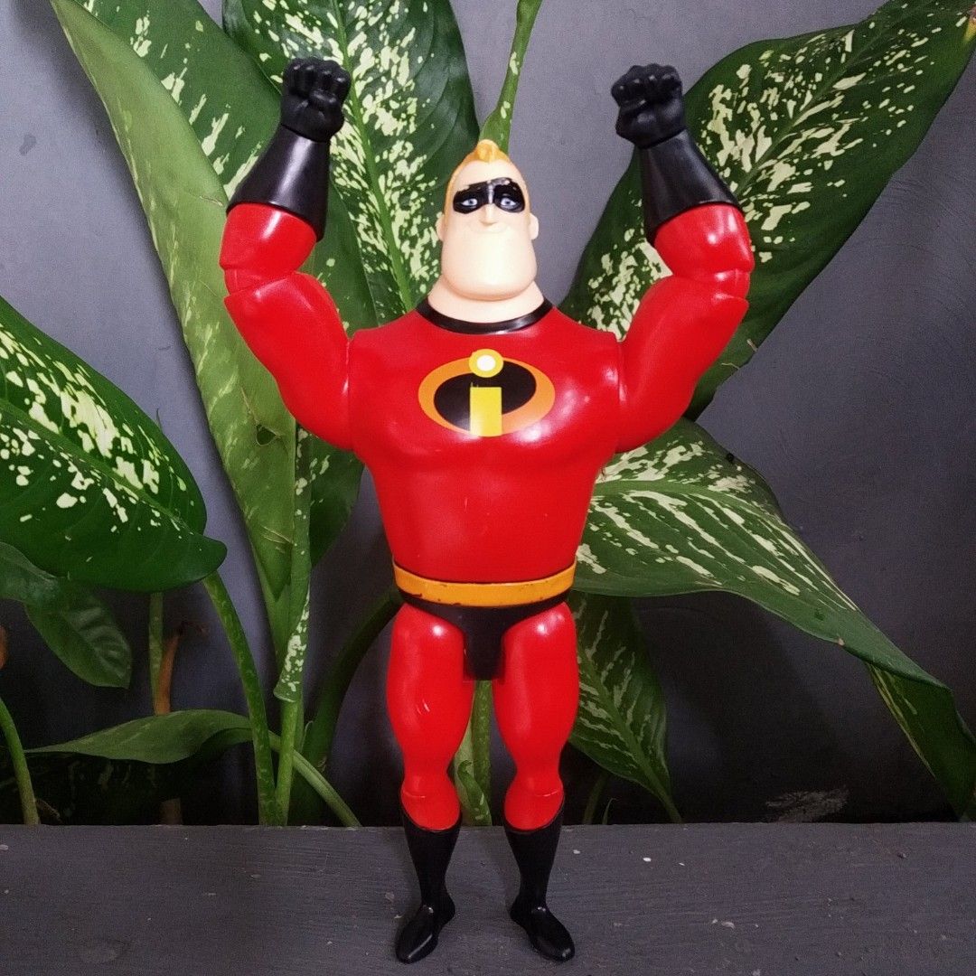 Figure disney pixar mr.incredible Mattel, Toys & Collectibles, Mainan ...