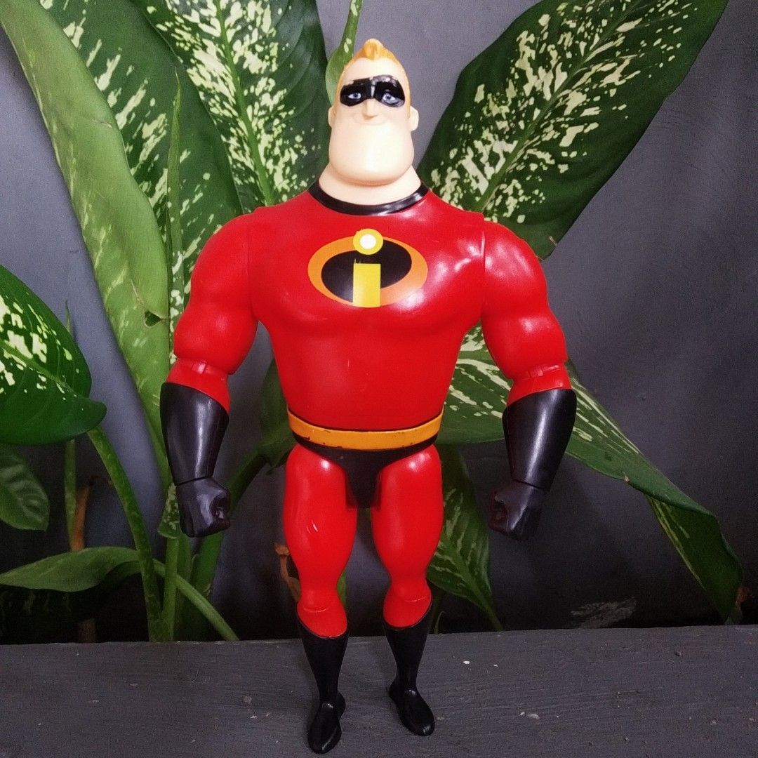Figure disney pixar mr.incredible Mattel, Toys & Collectibles, Mainan ...