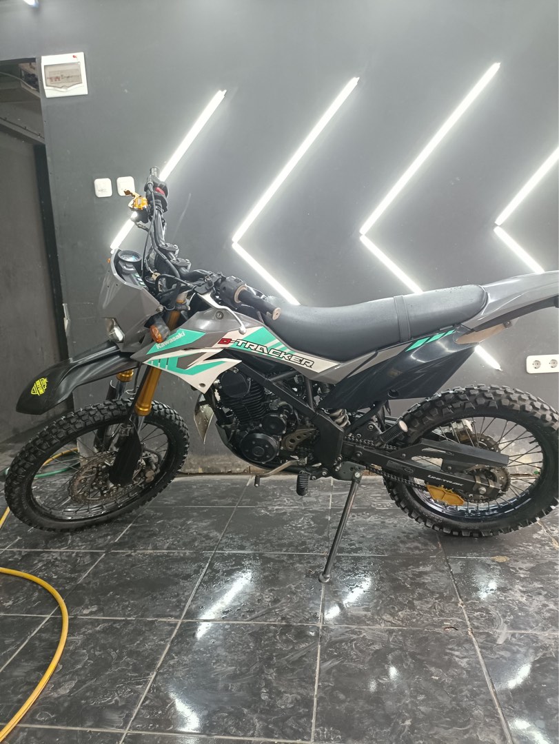 Kawasaki D Tracker SE 150 Tahun 2019, Motor di Carousell