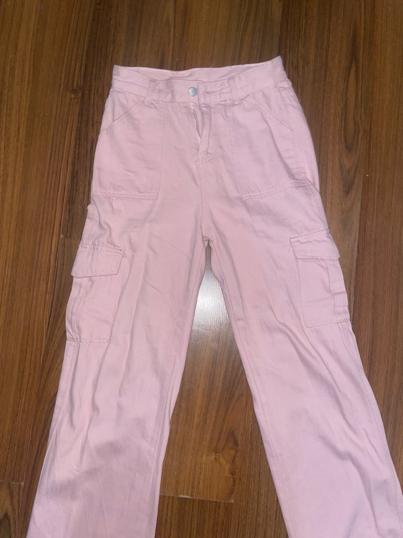Light Pink Cargo Pants Small, Women's Fashion, Bottoms, Jeans on Carousell
