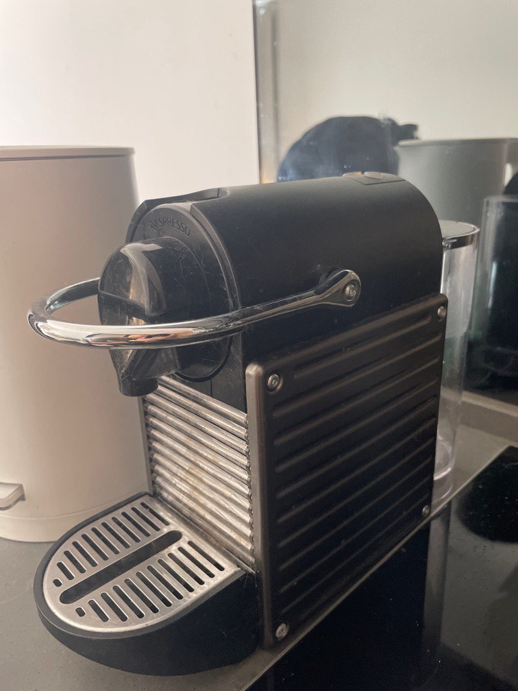 Nespresso Pixie-C61 膠囊咖啡機, 家庭電器, 廚房電器, 咖啡機及咖啡壺 - Carousell
