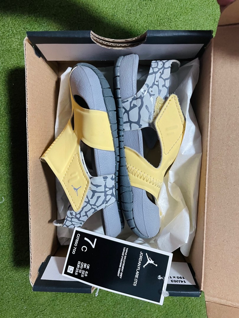 Nike Jordan Flare, Babies & Kids, Babies & Kids Fashion on Carousell