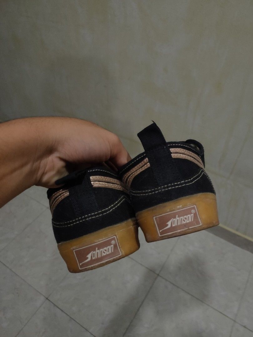 Sepatu Johnson Brand Lokal Indo, Men's Fashion, Footwear, Sneakers on ...
