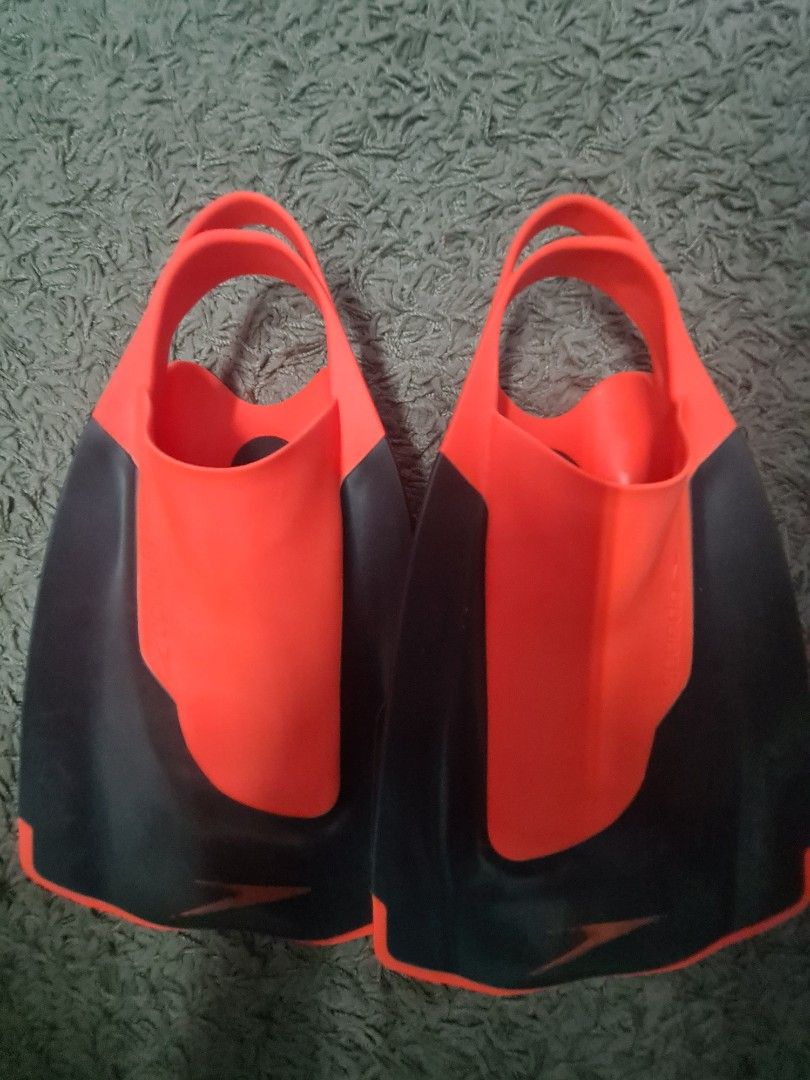 Speedo Fins, Sports Equipment, Sports & Games, Water Sports on Carousell