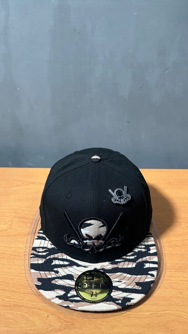 Topi New Era x Dionic Camo Master Octoslugger 59fifty Fitted 7 5/8 ...
