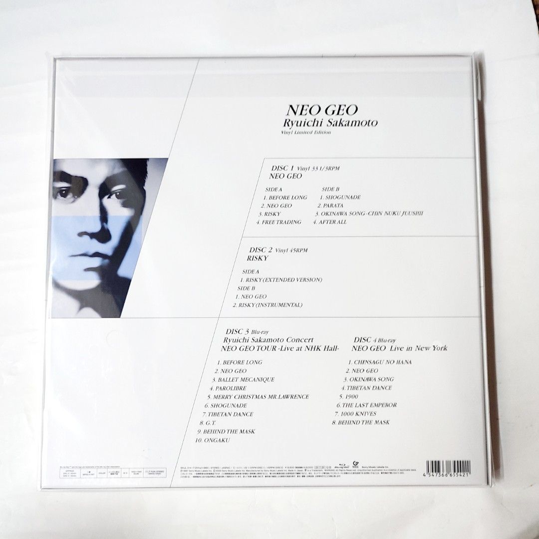 坂本龍一 Ryuichi Sakamoto NEO GEO Vinyl Limited Edition 完全生產限定 2x LP + 2x blu ray 日本進口版, 興趣及遊戲, 音樂 ...