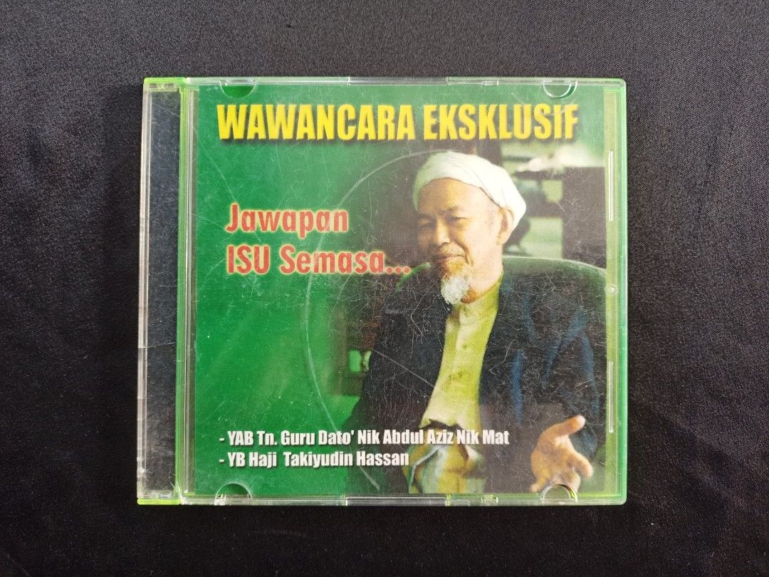 CD Dato' Nik Aziz Nik Mat : Wawancara Eksklusif., Hobbies & Toys, Music ...