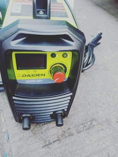 DAIDEN WELDING MACHINE 300AMP, Commercial & Industrial, Construction ...