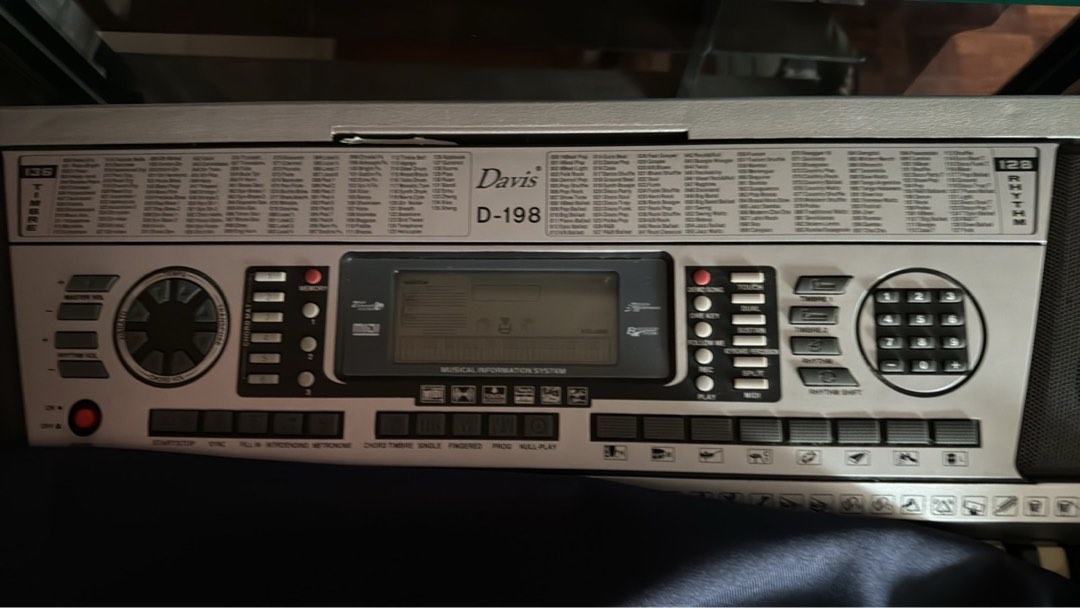 Davis D-198 keyboard, Audio, Portable Music Players on Carousell