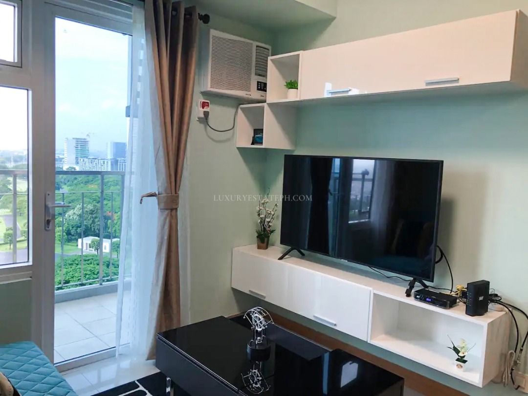 For Sale: The Trion Towers II 1-BEDROOM Condo with Parking in BGC ...