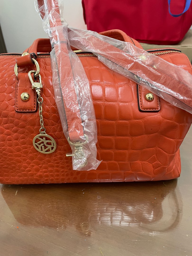 Handbeg, Women's Fashion, Bags & Wallets, Shoulder Bags on Carousell