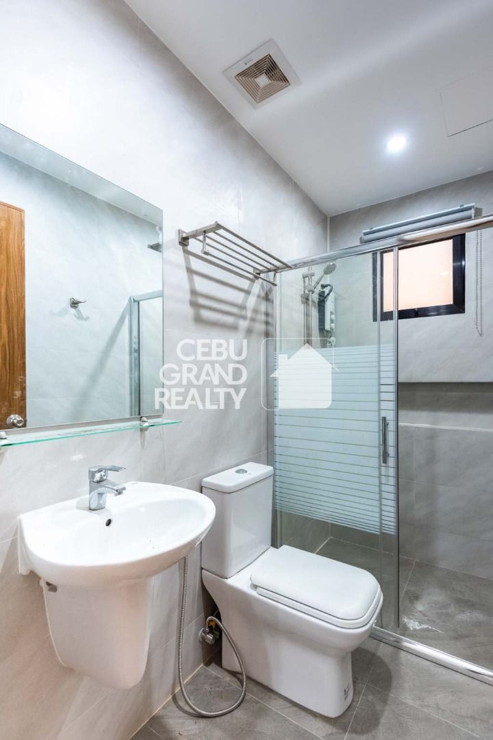 Immaculate Modern Home with Spacious Living Areas in Mabolo, Property ...