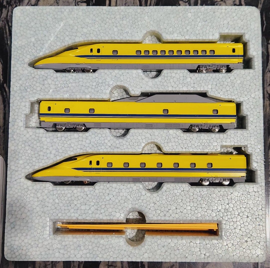 Kato Doctor Yellow N scale, Hobbies & Toys, Toys & Games on Carousell