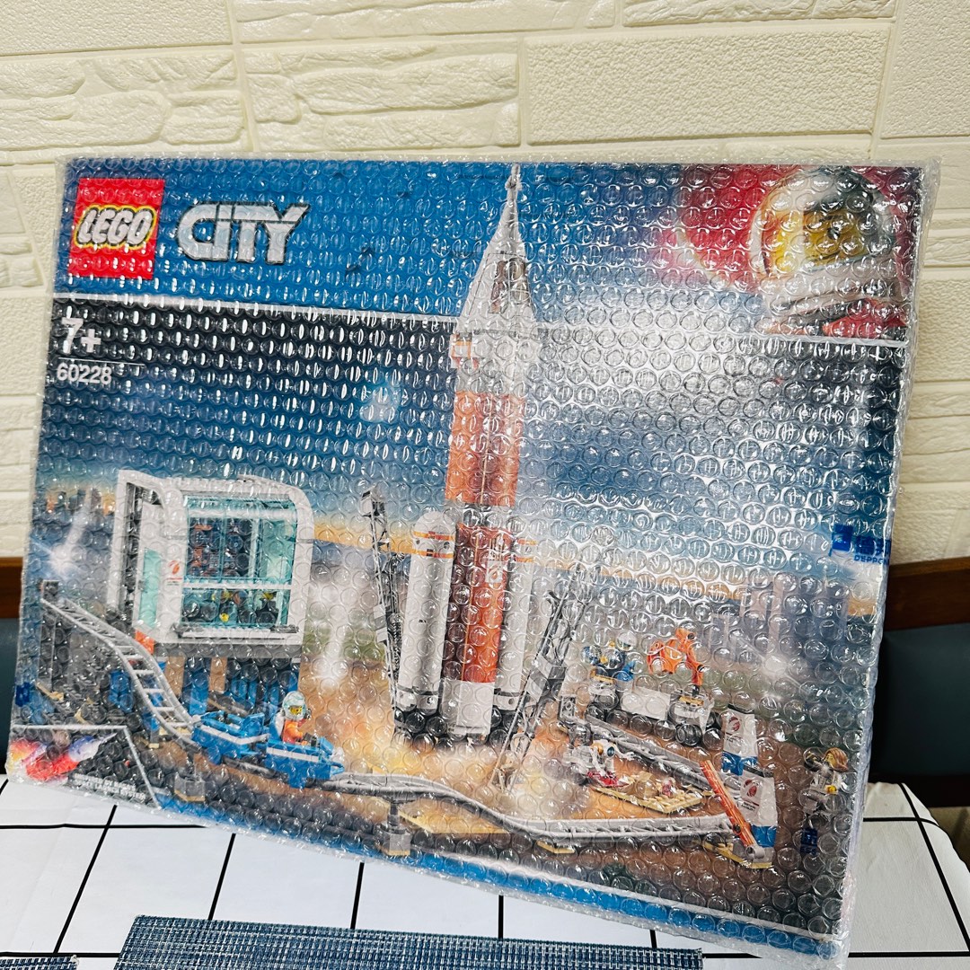 正lego 城市系列60228 深空火箭發射控制中心 停產積木, 興趣及遊戲, 玩具 & 遊戲類 - Carousell
