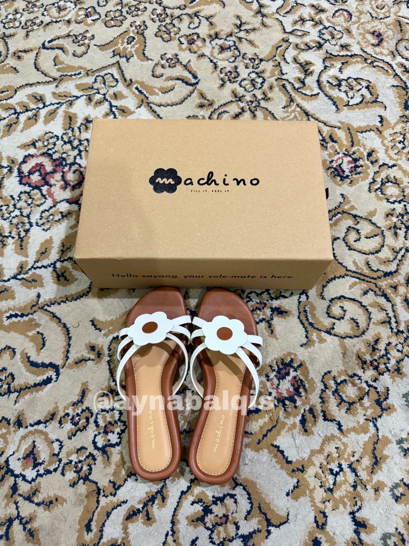 Machino Dream in Hana White Flats, Women's Fashion, Footwear, Flats on ...
