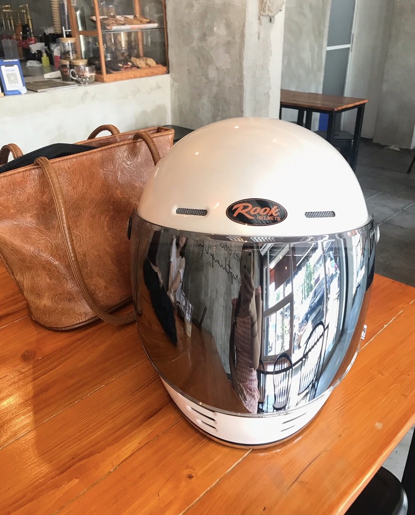 Rook White Helmet, Motorbikes, Motorbike Parts & Accessories, Helmets ...