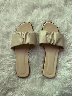 Sandle, Women's Fashion, Footwear, Flats on Carousell