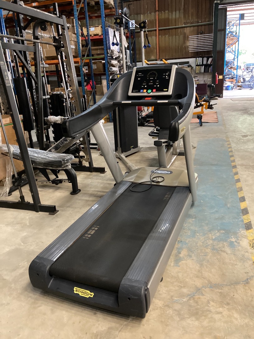 TECHNOGYM TREADMILL RUN NOW500 New Smart Technology Run Gym, Sports ...
