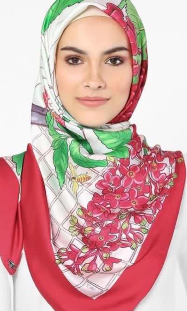 Royal duck square scarf, Women's Fashion, Muslimah Fashion, Hijabs on ...