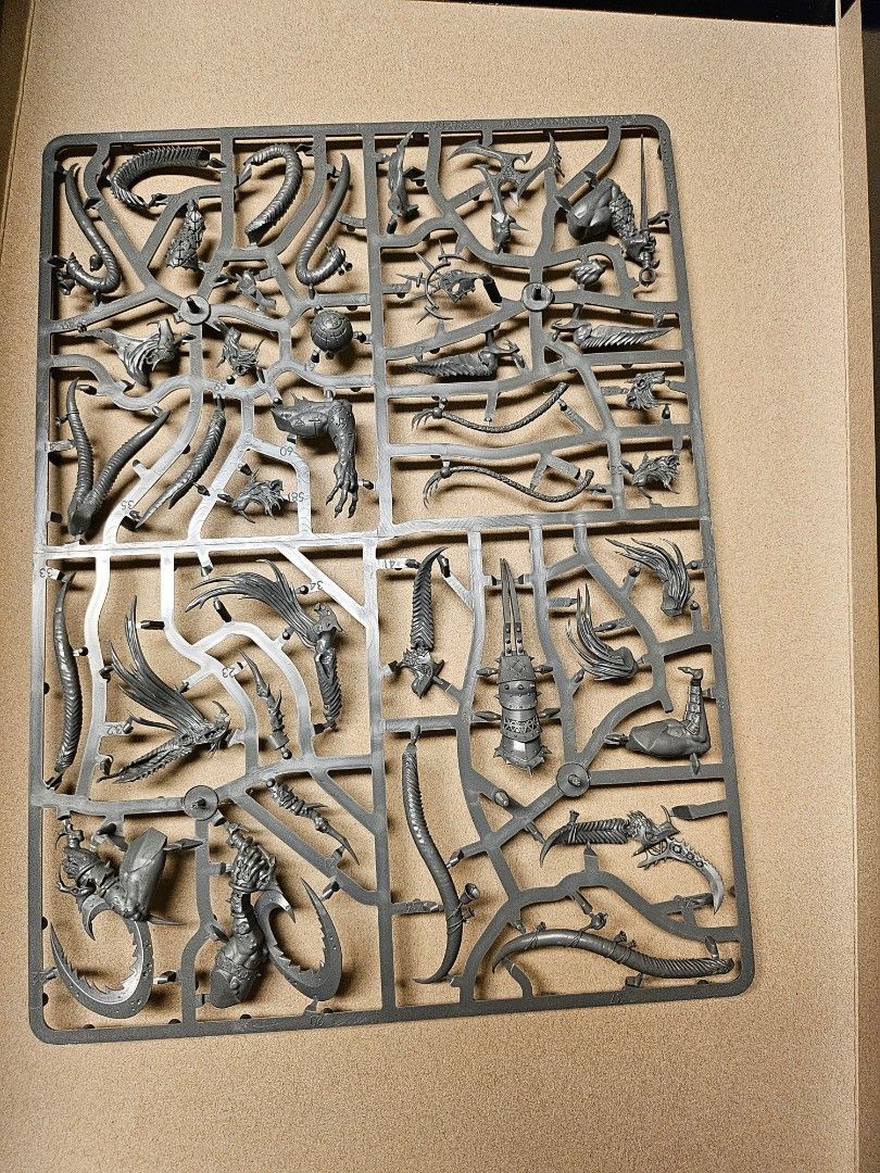 warhammer age of sigmar SKAVEN: PESTILENS VERMINLORD CORRUPTOR ...