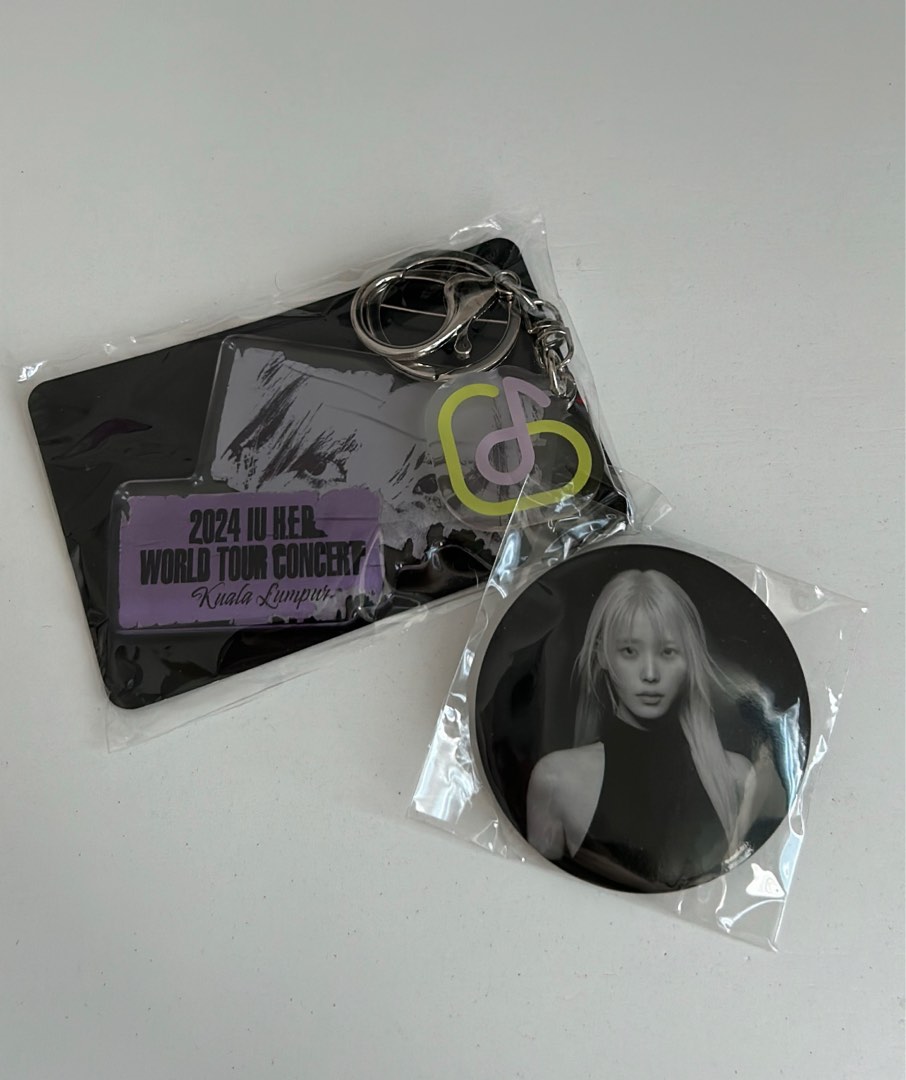 WTS IU malaysia keychain badge official set concert merch exclusive ...