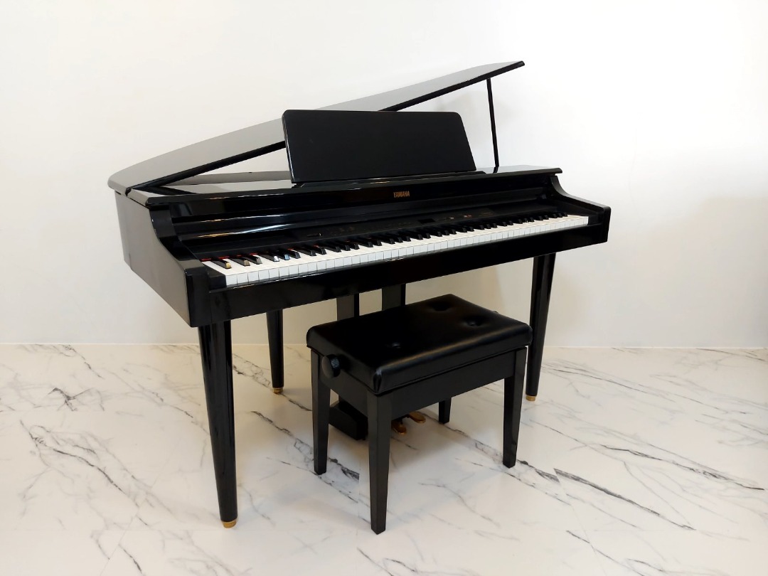 YAMAHA CLAVINOVA CLP-555 BABY GRAND PIANO - STYLE CABINET, Hobbies & Toys, Music & Media ...