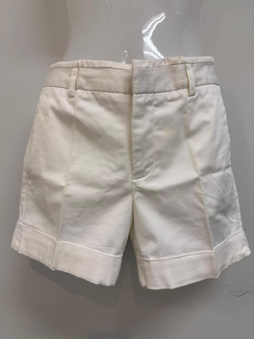 ZARA BASIC white short pants, Women's Fashion, Bottoms, Shorts on Carousell