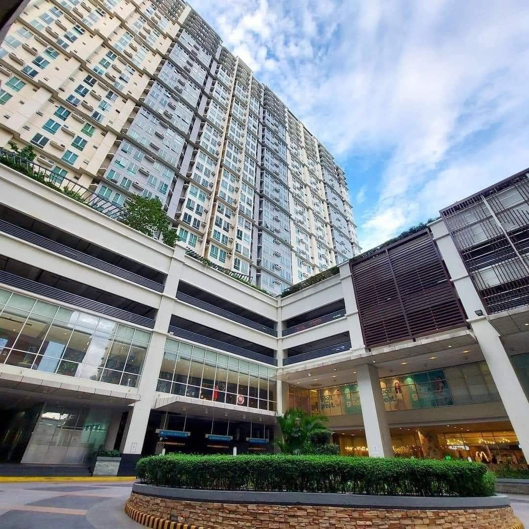 ! VERY TRANSIT-ORIENTED CONDOMINIUM in MAKATI CITY | San Lorenzo Place ...