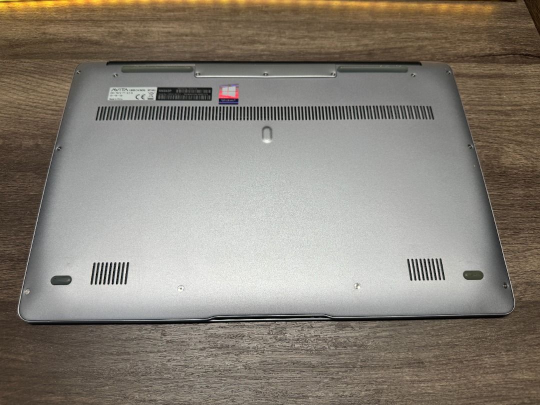 AVITA 型號：NS14A2 文書筆電/i5-8250U 8th/8GB DDR4 Ram/256GB SSD/14吋 1920*1080p ...