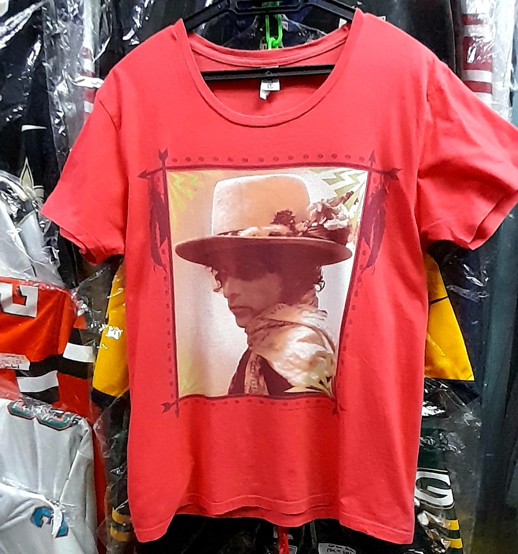 Bob Dylan, Men's Fashion, Activewear on Carousell