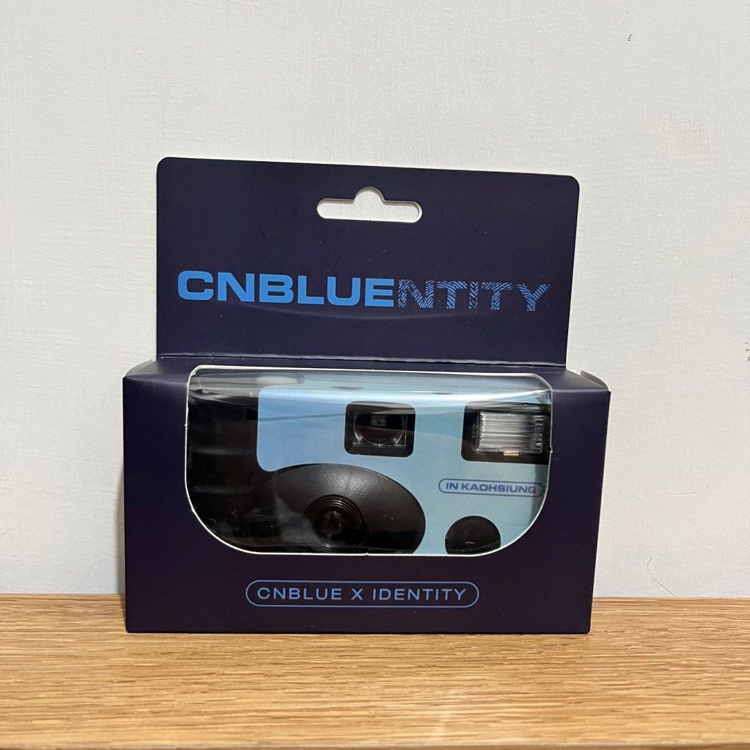 [全新]CNBLUENTITY 高雄場限定周邊 底片相機 傻瓜相機, 書籍、休閒與玩具, 收藏、紀念品, K-Pop在旋轉拍賣