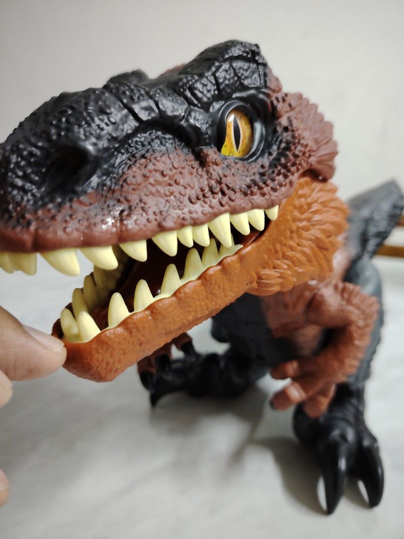 Mattel Jurassic World Dominion Uncaged Ultimate Pyroraptor Interactive ...