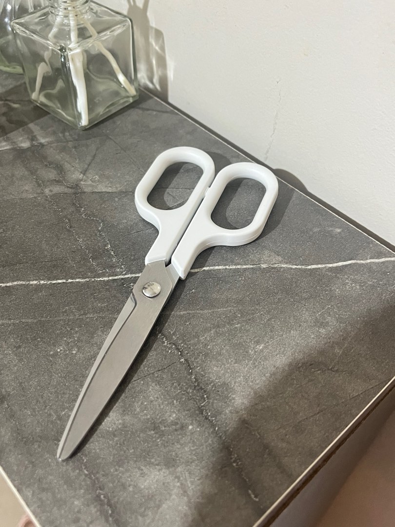 Muji Easy-Cut Scissors, Hobbies & Toys, Stationary & Craft, Craft ...