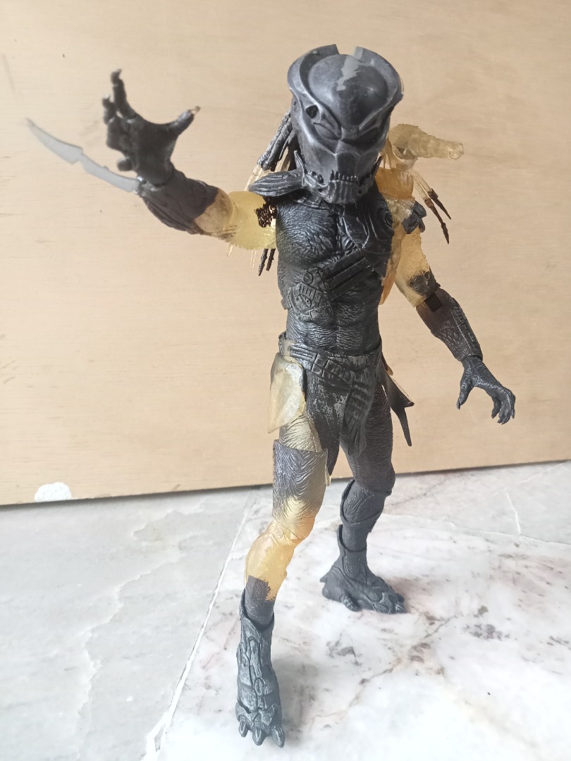 Original Neca Cloaked Berserker Predator action figure, Hobbies & Toys ...