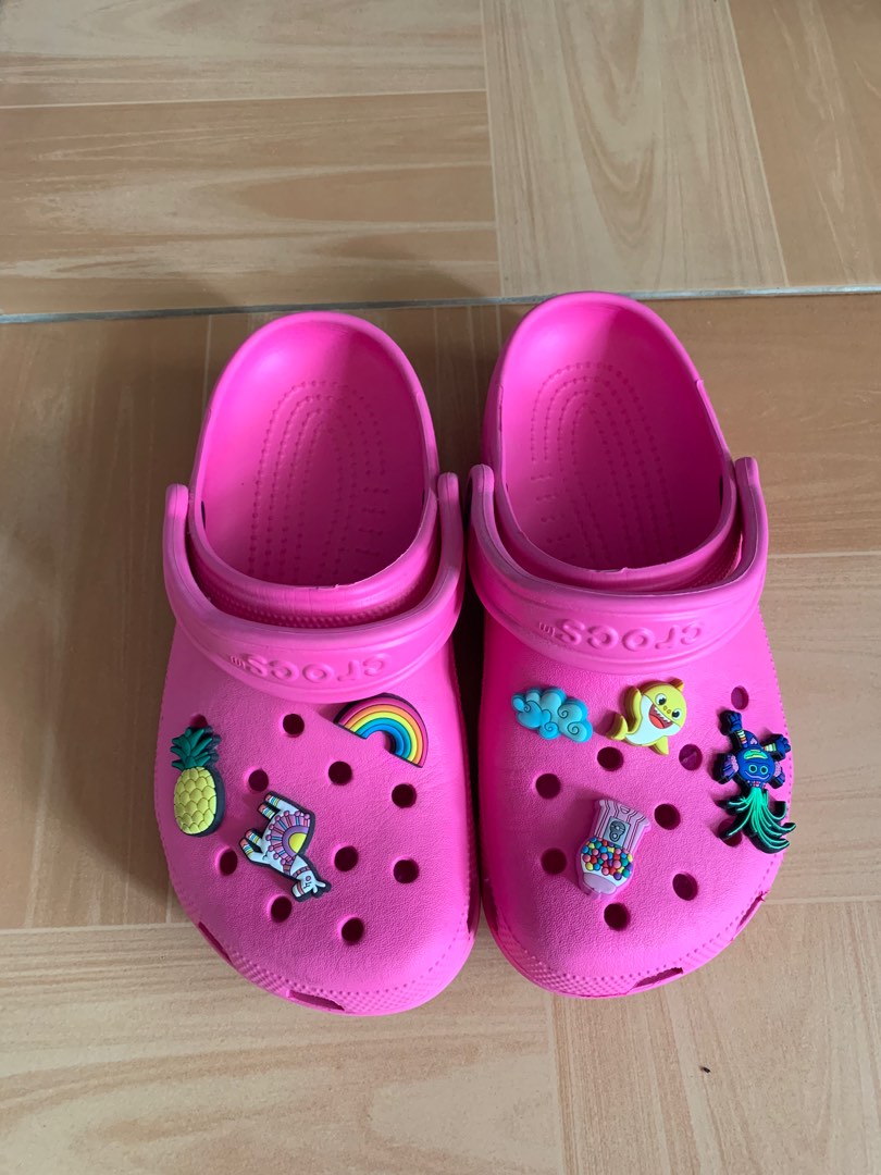 Original Pink Crocs, Women's Fashion, Footwear, Slippers and slides on ...