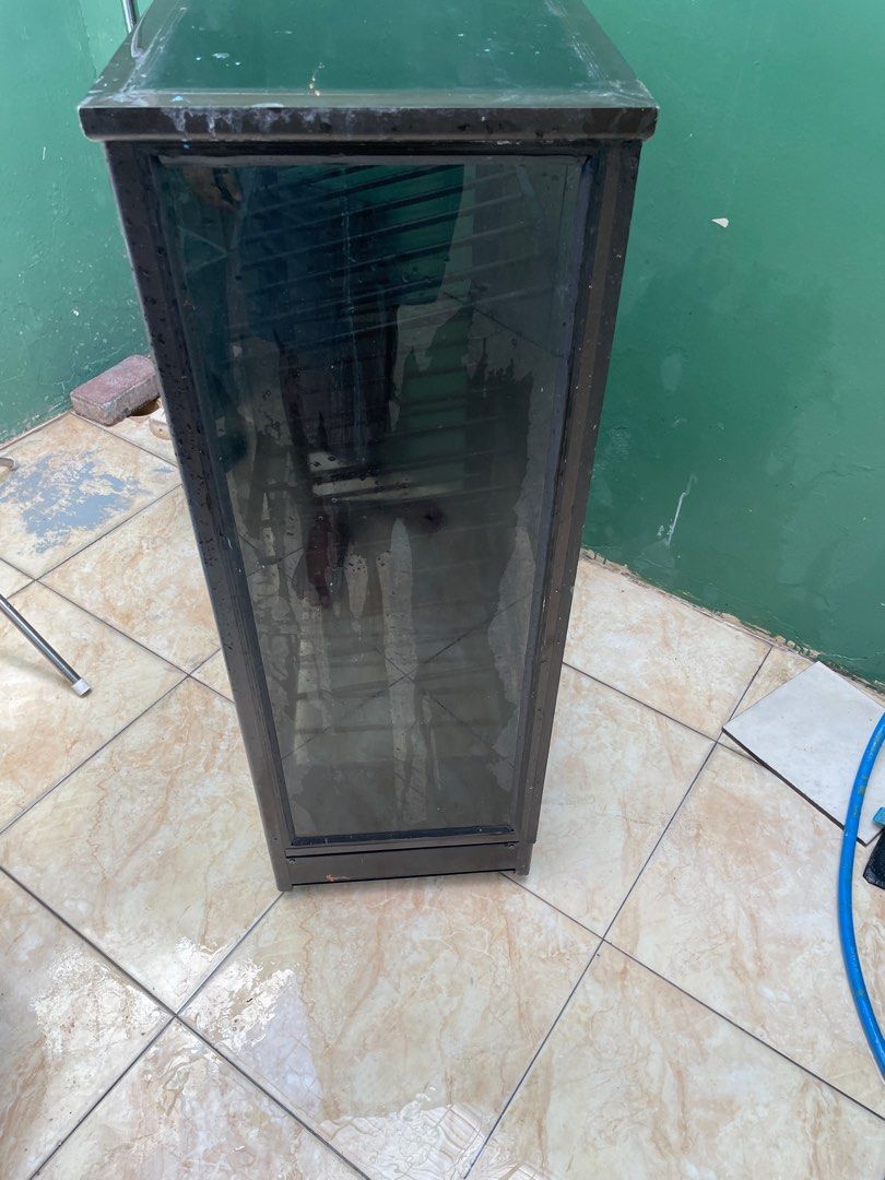 Rak sepatu aluminium kaca, Perabotan Rumah di Carousell