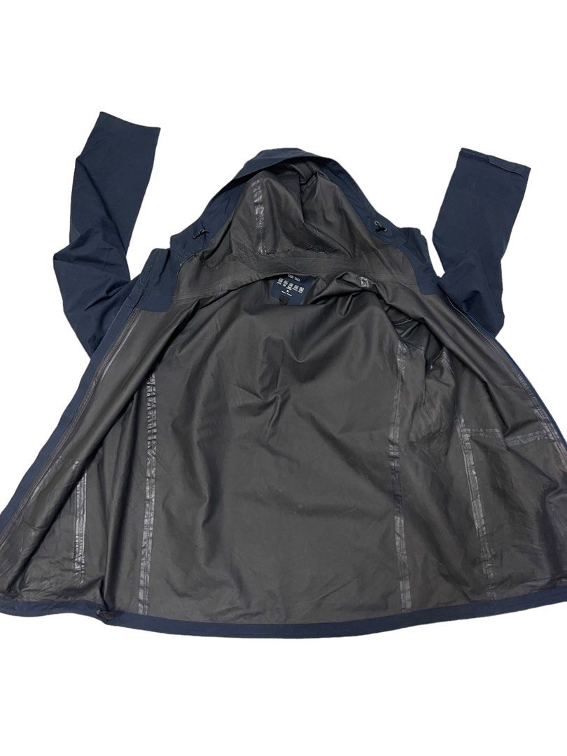 Uniqlo Waterproof jacket, Men's Fashion, Coats, Jackets and Outerwear ...