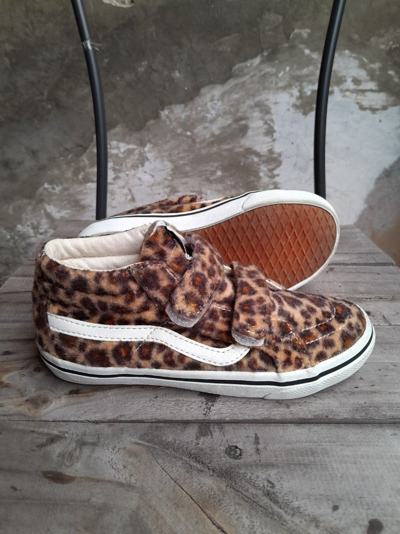 leopard infant vans