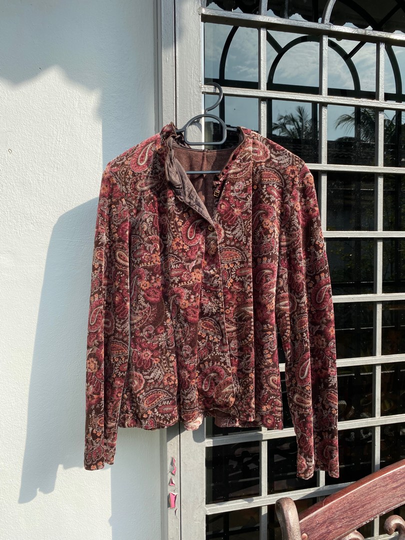 vintage patterned top, Women's Fashion, Tops, Blouses on Carousell