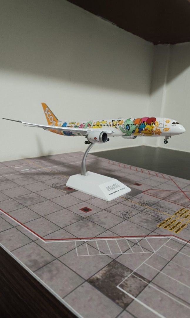 JC WINGS 1/200 Scoot Boeing 787-9 9V-OJJ Pokemon Livery Flaps Down ...