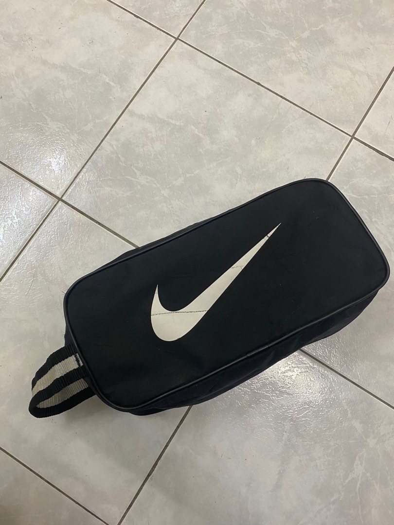 Beg kasut Nike original, Men's Fashion, Activewear on Carousell