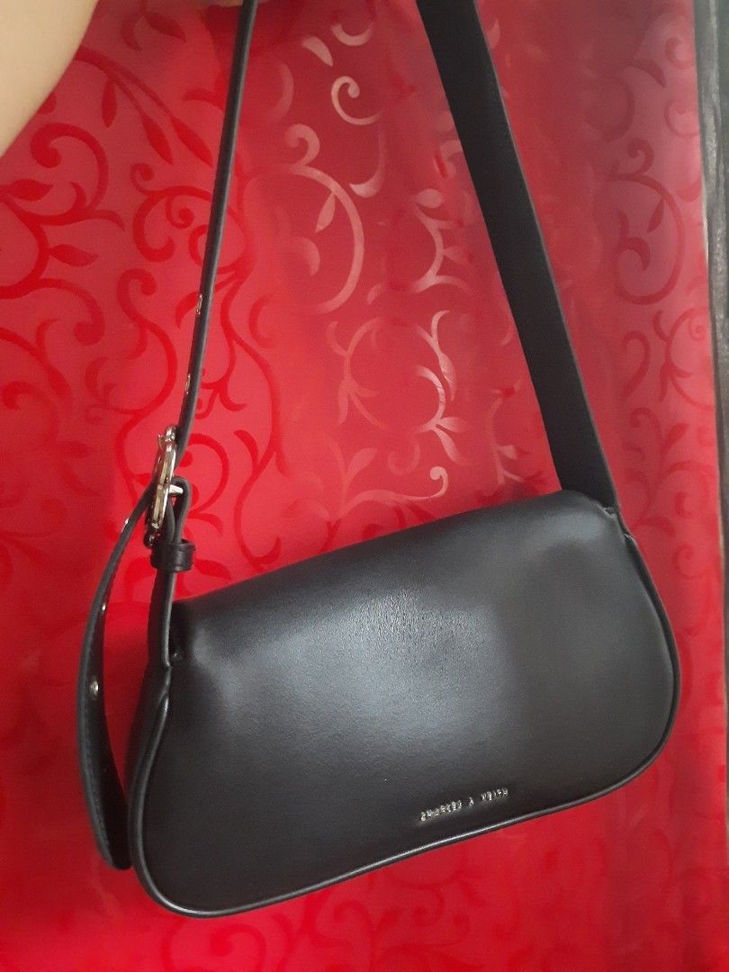 CHARLES AND KEITH "BU BACA CAPTION", Fesyen Wanita, Tas & Dompet di ...