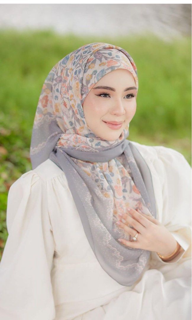 Deara Hijab Mademoiselle, Women's Fashion, Muslimah Fashion, Hijabs on Carousell