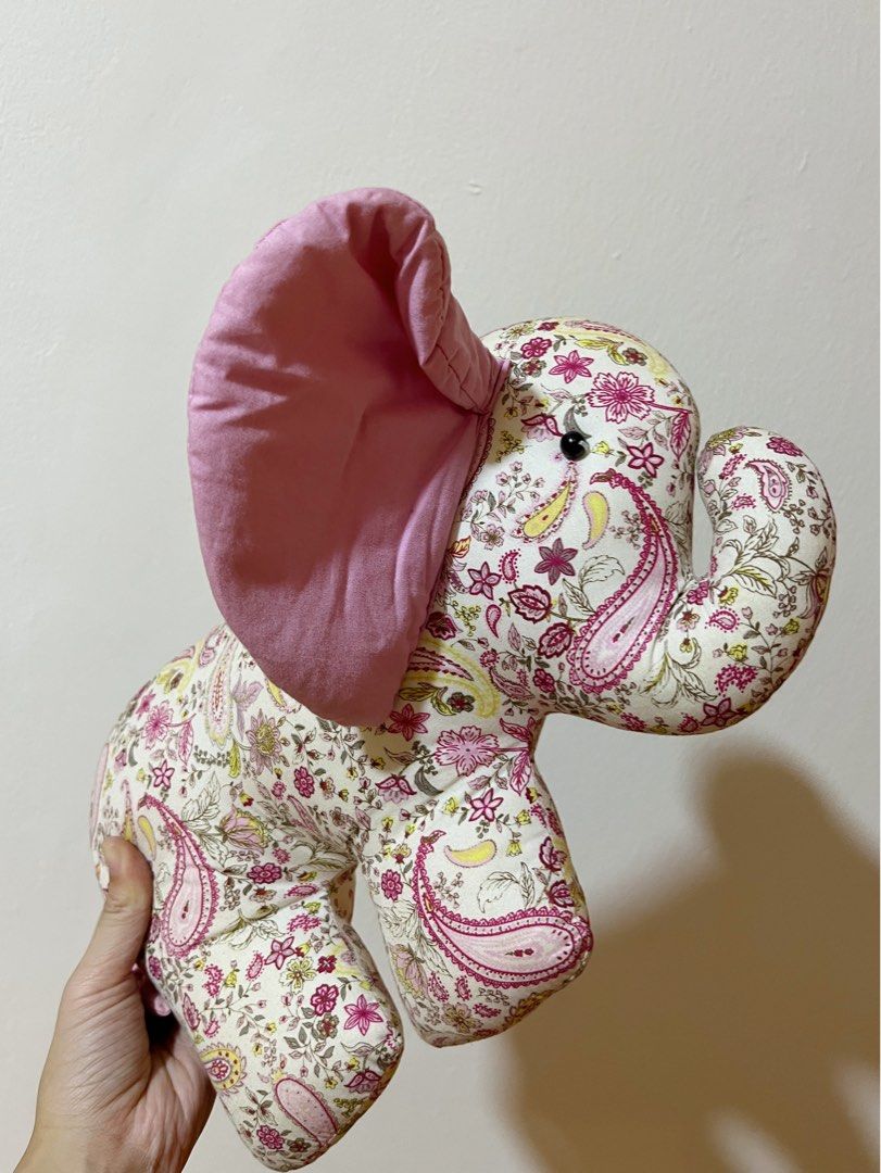 Naraya Pink Elephant, Hobbies & Toys, Toys & Games on Carousell