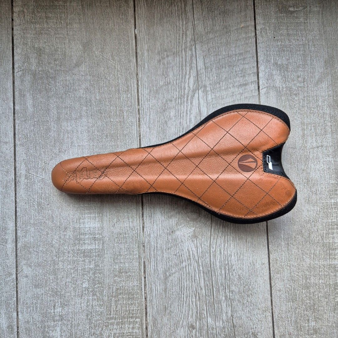 SDG Sensus saddle, Sports Equipment, Bicycles & Parts, Parts ...