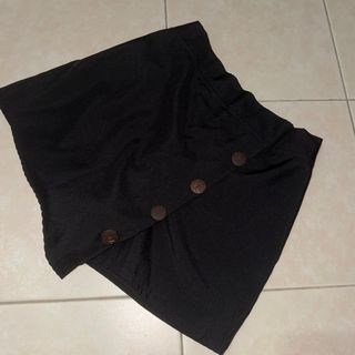 Red shorts, Women's Fashion, Bottoms, Shorts on Carousell