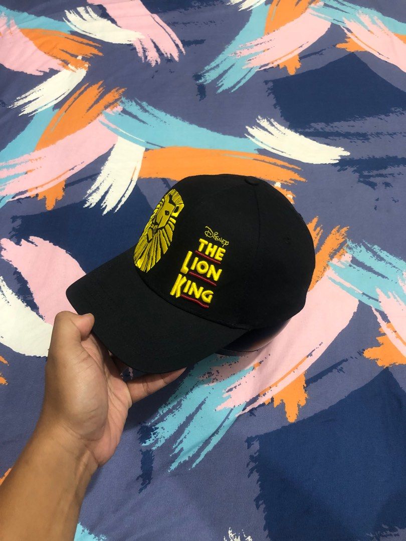 Topi disney the lion king, Fesyen Pria, Aksesoris, Topi di Carousell