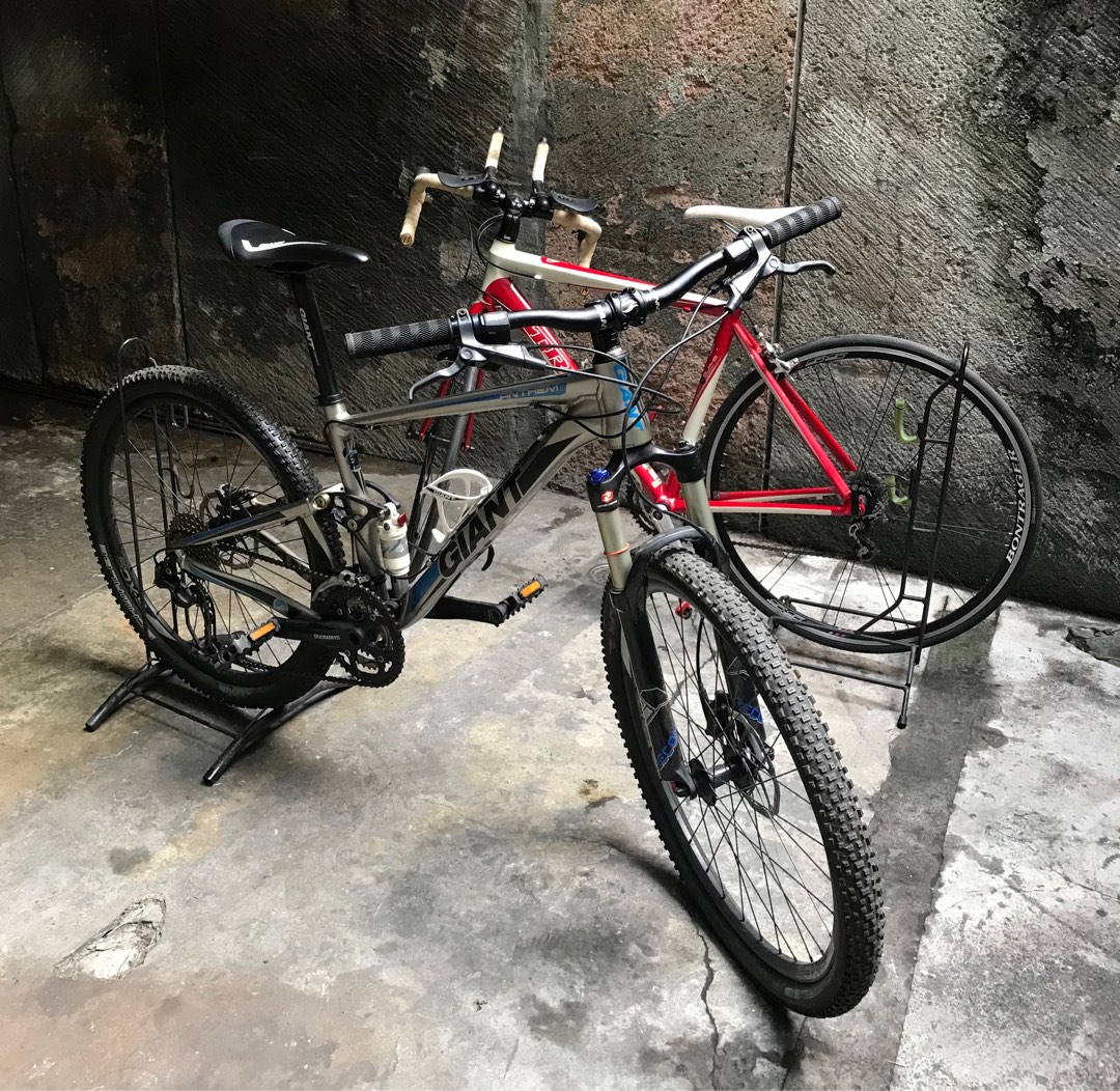Giant anthem 26er full sus and Trek Road bike, Sports Equipment ...
