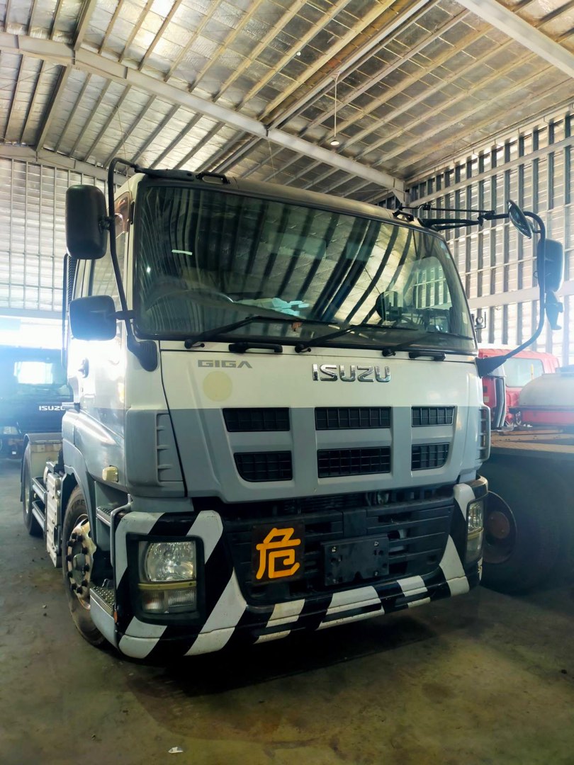Isuzu Giga 6w Tractor Head, Special Vehicles, Heavy Vehicles on Carousell